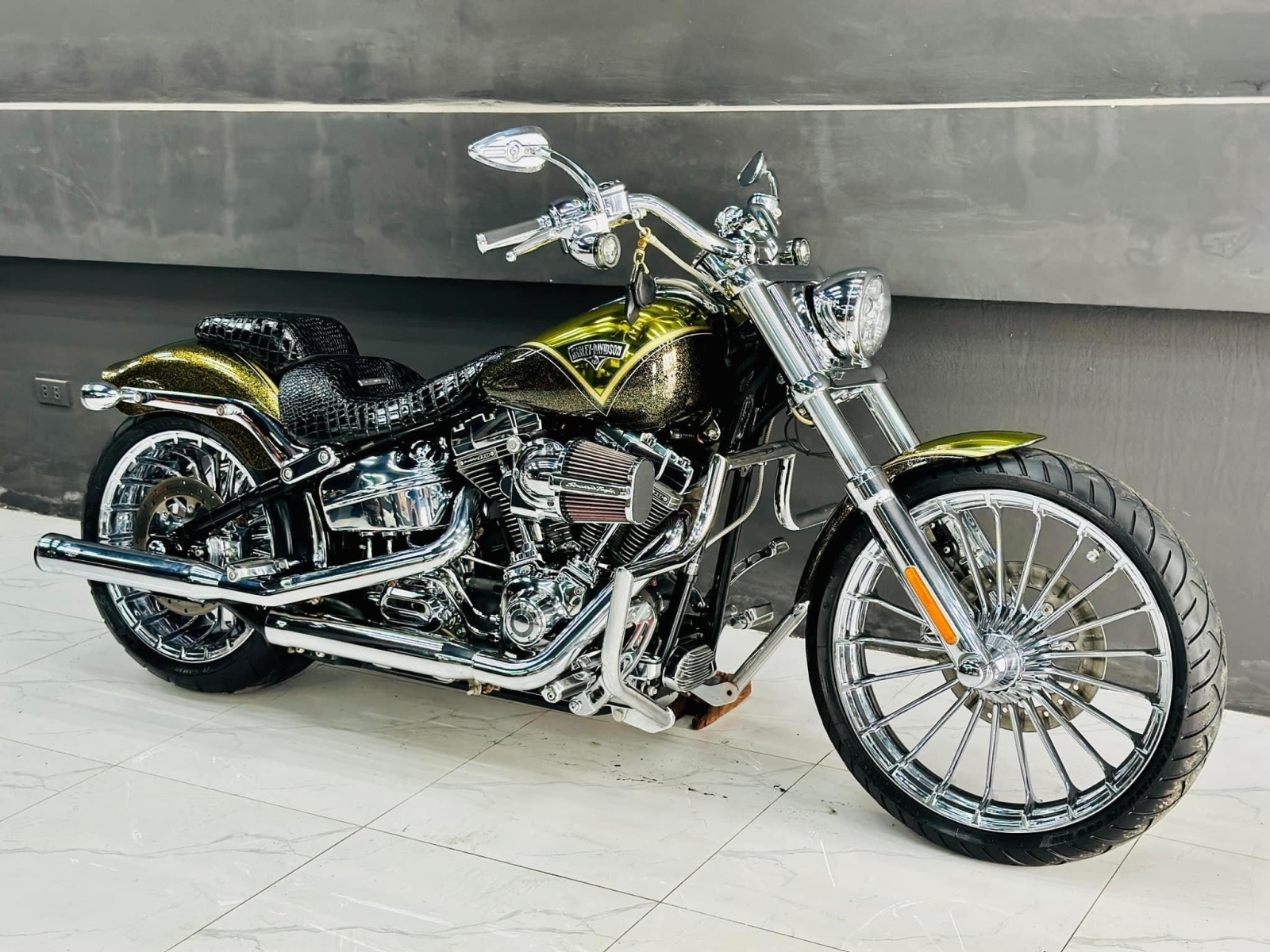 Harley Breakout Cvo